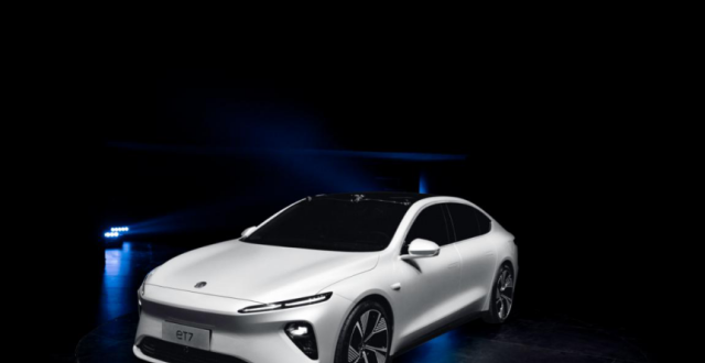 做电动车界的BBA，蔚来在首款轿车ET7上，打出了哪些王牌？_腾讯新闻