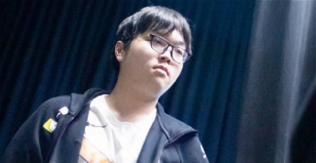 S10昙花一现，sn现在比滔搏更无奈？2位选手自曝在基地不能出门_腾讯新闻