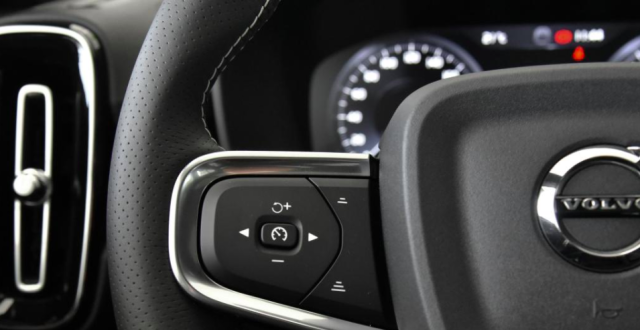 小众高品质的豪华紧凑型SUV，沃尔沃XC40和凯迪拉克XT4谁更好？_腾讯新闻