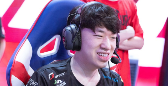 1日LPL首发名单：RNG挑战6连胜！小虎迎战凤雏Biubiu_腾讯新闻