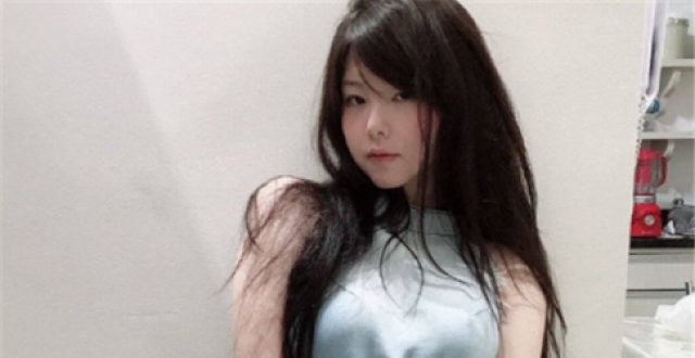 mayumi穿红色旗袍，中文给LPL观众拜年，最后的“彩蛋”让人顶不住_腾讯新闻