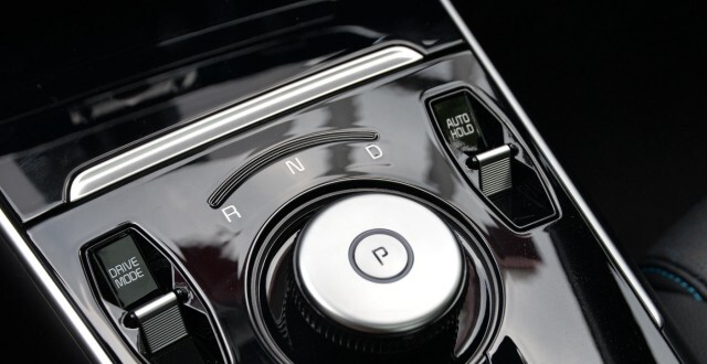 续航490km的韩系纯电轿车！起亚K3 EV值不值得买？_腾讯新闻