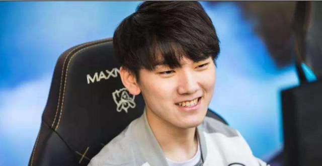 LOL：阿水比Uzi强还是IG不如RNG，不论荣誉的话，这两点就是证据_腾讯新闻