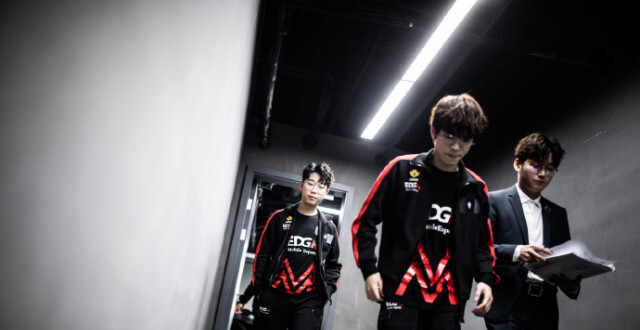 kpl：MTG3：2战胜RW侠，落后一万经济上演逆风翻盘，这状态真不错_腾讯新闻