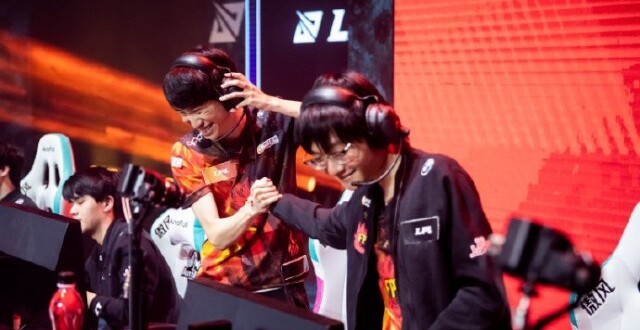 FPX被LPL赛制给坑了？如果没有双败，FPX已经夺冠研究MSI对手！_腾讯新闻