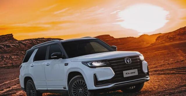 长安CS95对比大通D90 Pro，哪款更值得买？_腾讯新闻