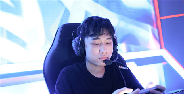 千世稳定掉点，猫神天真半斤八两，WB和RNGM是否后悔错过久诚？_腾讯新闻