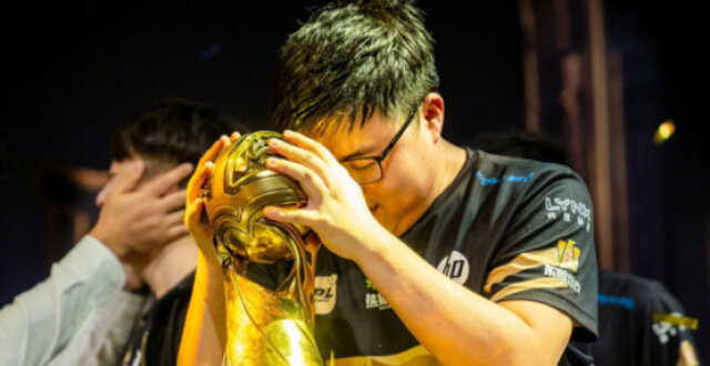 SKT初代冠军AD：世界最Carry的选手肯定是LCK选手_腾讯新闻