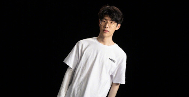 PDD爆料iG也在抢新人上单晴天 网友直言TheShy怎么办_腾讯新闻