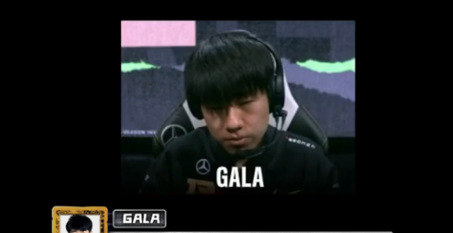 Gala再现Uzi当年画面，发现塔姆没学W，太细节了_腾讯新闻