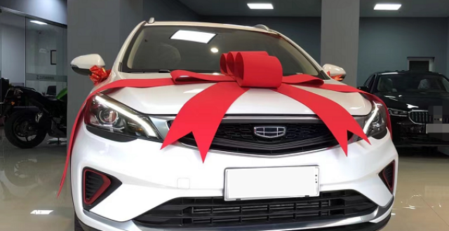 吉利又一款颜值SUV，1.4T动力＋奢华内饰，才6万多_腾讯新闻