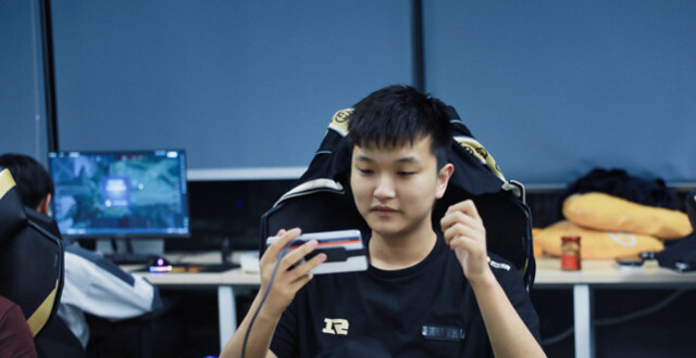 世冠选拔赛规则：RNGM和XYG进入选拔赛，猫神和张大仙的机会来了_腾讯新闻