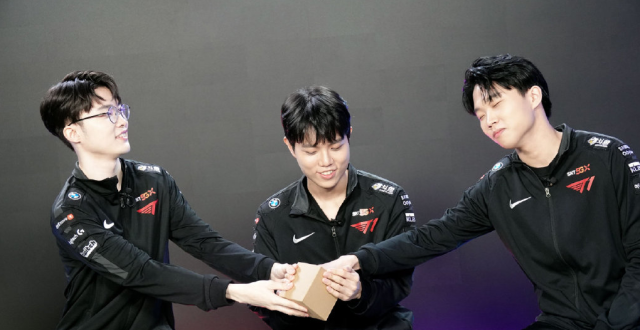 率T1大战LCK霸主DK！Faker放狠话 扣马监督难取胜_腾讯新闻