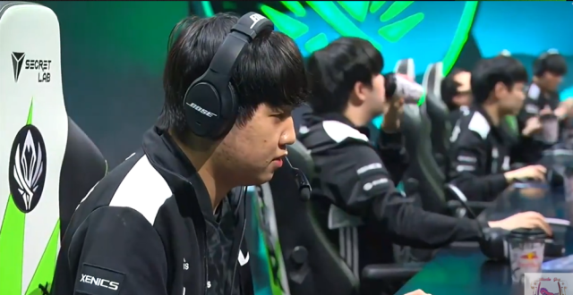 Khan冠军脸阿卡丽逆境暴打T1！Faker又是0作用_腾讯新闻