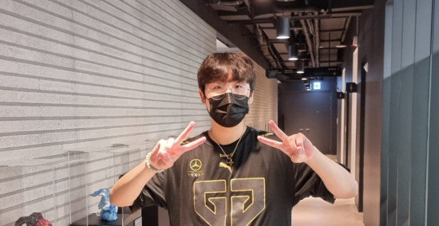 DK开始整活！ShowMaker：做梦都没想过自己会打AD_腾讯新闻