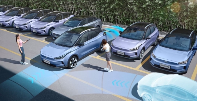 下半年推A00级电动车，吉利欲复制“宏光MINI EV”模式_腾讯新闻