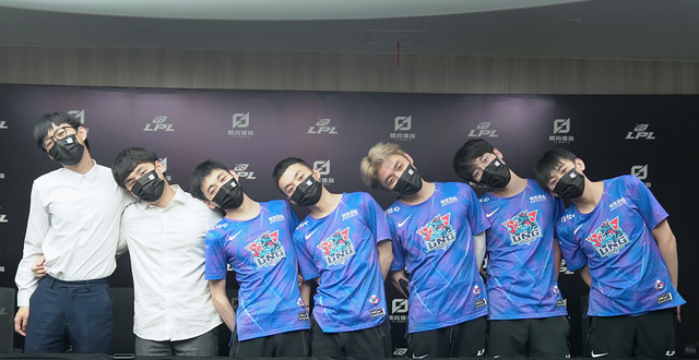 LNG迎来6连胜，谁能将其终结？网友调侃：IG战队专打连胜队伍_腾讯新闻