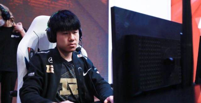 RNG 2：0 RW GALA十五杀不死韦鲁斯“神箭封喉”_腾讯新闻