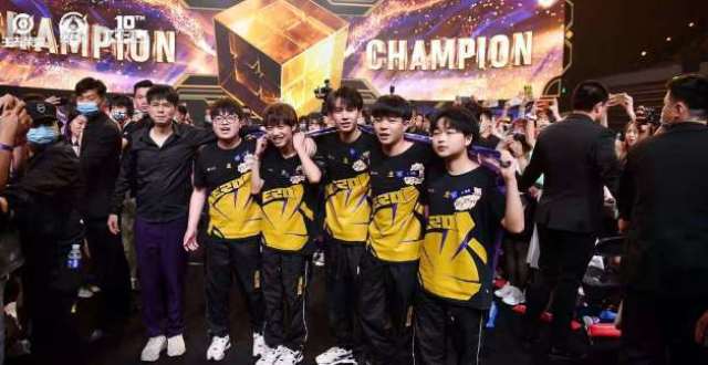 WE北诗谈“KPL决赛暂停”事件，TTG确实卡顿了，有监控视频可以作为证据！_腾讯新闻