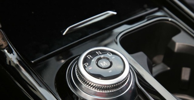 又一中大型SUV，车宽超2米，标配276马力＋10AT，比汉兰达厚道_腾讯新闻