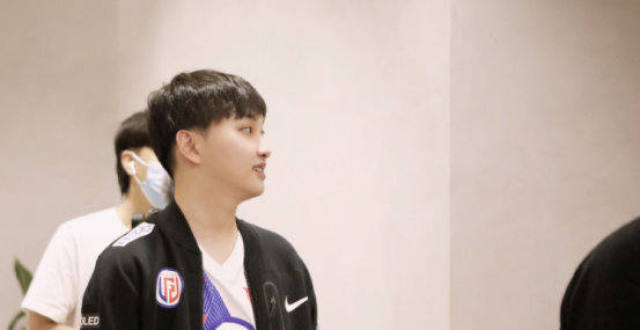 Mlxg：Xiye属于大赛型选手，大赛确实猛总会给你点惊喜！_腾讯新闻