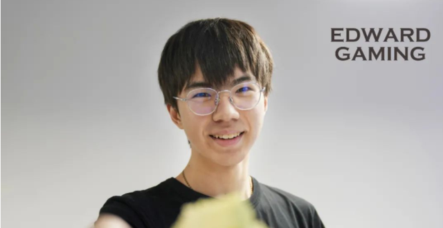 EDG出现“内鬼”？junjia登顶韩服第一之后，竟把头像换成RNG_腾讯新闻