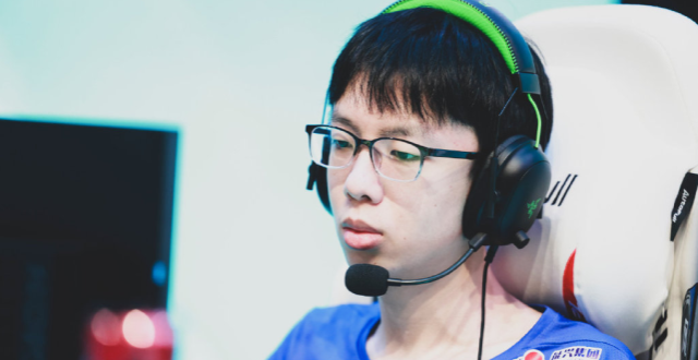 RNG横扫UP，小虎杰斯闪耀舞台，Smlz选错了队伍_腾讯新闻