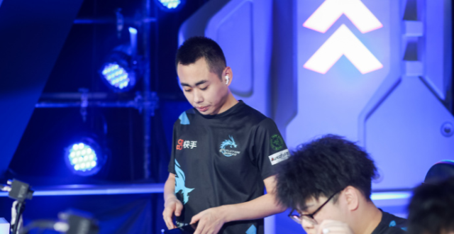 CFML S10总决赛前瞻｜传奇指挥，永不退步—晓二.EP快手_腾讯新闻