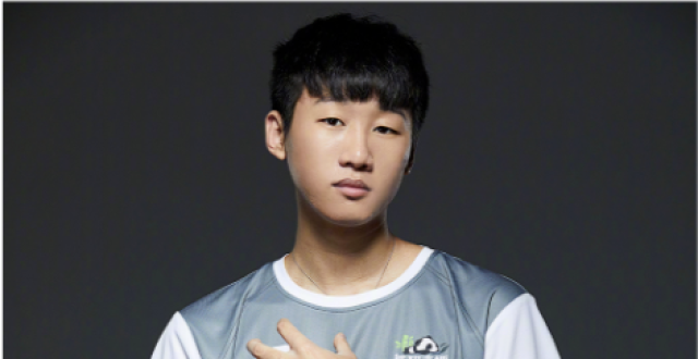 PDD公开告诫Ning：对前辈尊重一些！IG十周年吵什么吵_腾讯新闻