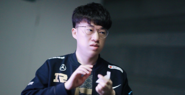 RNG冲击10连胜，Cryin小号曝光，训练内容超过预期_腾讯新闻