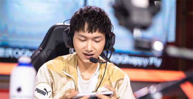 没有老林的QG一样可以，黎洛碾压贝克曼，Fly马核MVP，妖刀双四杀_腾讯新闻