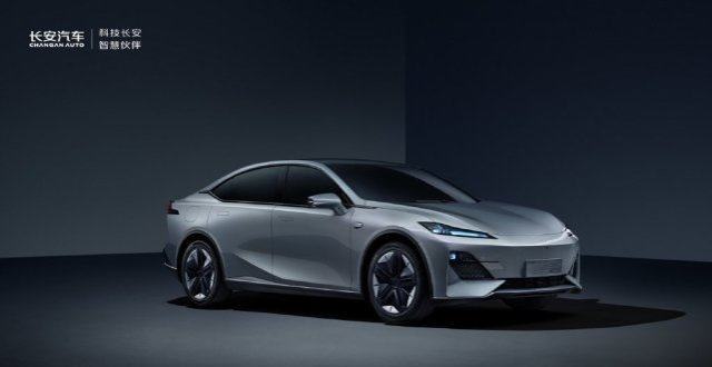 形似UNI-V电动版，长安C385正式亮相_腾讯新闻