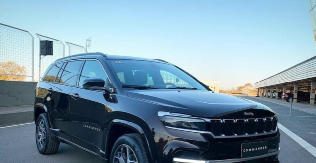 JEEP全新7座SUV实拍，定名“指挥官”，搭1.3T动力，外观很硬派_腾讯新闻