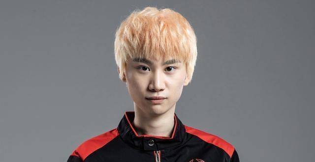 Doinb：Rookie单独续约的消息是假的，IG中上两人必须是绑定的_腾讯新闻