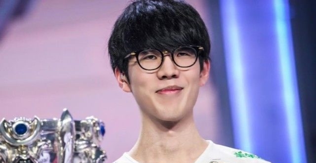 2大重量级选手官宣！WBG宣布：冠军上单Theshy加入！V5官宣Karsa连接_腾讯新闻