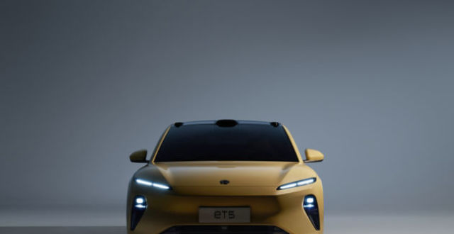 蔚来ET5正式发布 售价32.8万元起 2022年9月交付_腾讯新闻