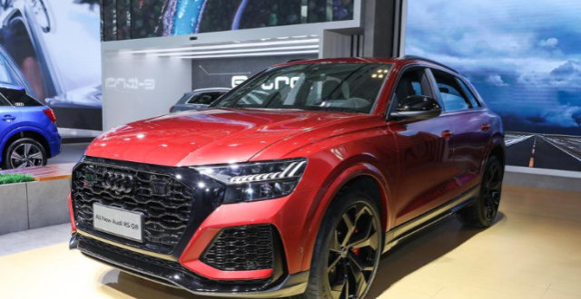 奥迪RS Q8诠释真正的实力，全系标配4.0T搭8AT，3.8s破百_腾讯新闻