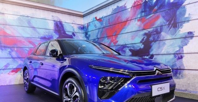 凡尔赛C5 X 14.37万的B级车？_腾讯新闻