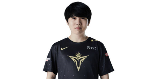 在IG七年都没做的事，rookie来V5第一天就做了，这一举动让人心情复杂_腾讯新闻