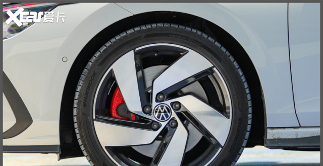 高尔夫GTI对比CT4 小钢炮还是大后超？_腾讯新闻