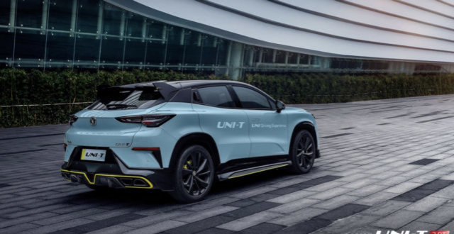 2022款UNI-T 2.0T上市！13万买街跑SUV，长安真的下血本了！_腾讯新闻