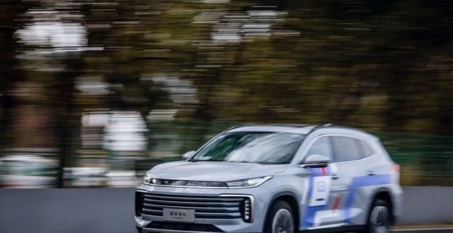 试驾“CCPC最速SUV”星途凌云400T：6.58秒破百，强压合资同级_腾讯新闻