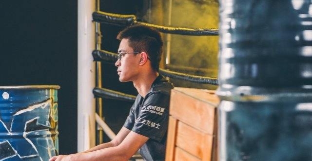 PCL全员晋级！PeRo和MCG新阵容成功吃鸡，4AM王欣退役后首次进决赛_腾讯新闻