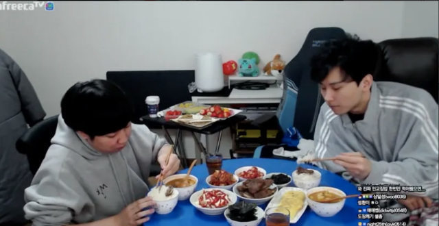 DK上单Khan直播：EDG本来就强，不知道为啥都说我们必赢_腾讯新闻