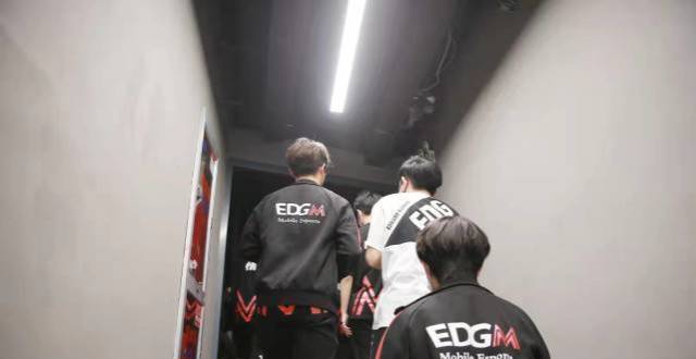 EDGM3-0VG，告别“吉祥三宝”张角一战成名，AG真不该放虎归山啊_腾讯新闻