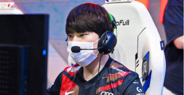 JKL看S11主题曲MV：他们去年拍的时候应该也没想过我今年没进去！_腾讯新闻