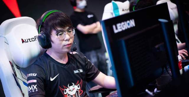 LPL冠军选手晒出结婚证，女方超高颜值网友酸了，Loken都被气跑？_腾讯新闻