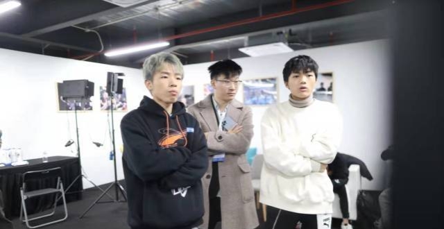 TTG4-0横扫JXG，晋级4强！kear赛后采访：目标亚军，不敢吹牛了！_腾讯新闻