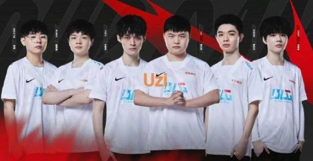 LPL赛区S12海报公布，“Theshy被P的太明显，Cryin成了队伍C位”_腾讯新闻