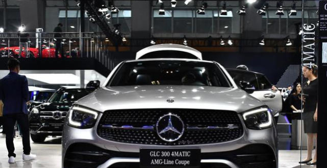 新款奔驰轿跑GLC上市：起步2.0T＋9AT，配置升级，顶配降价1.7万！_腾讯新闻